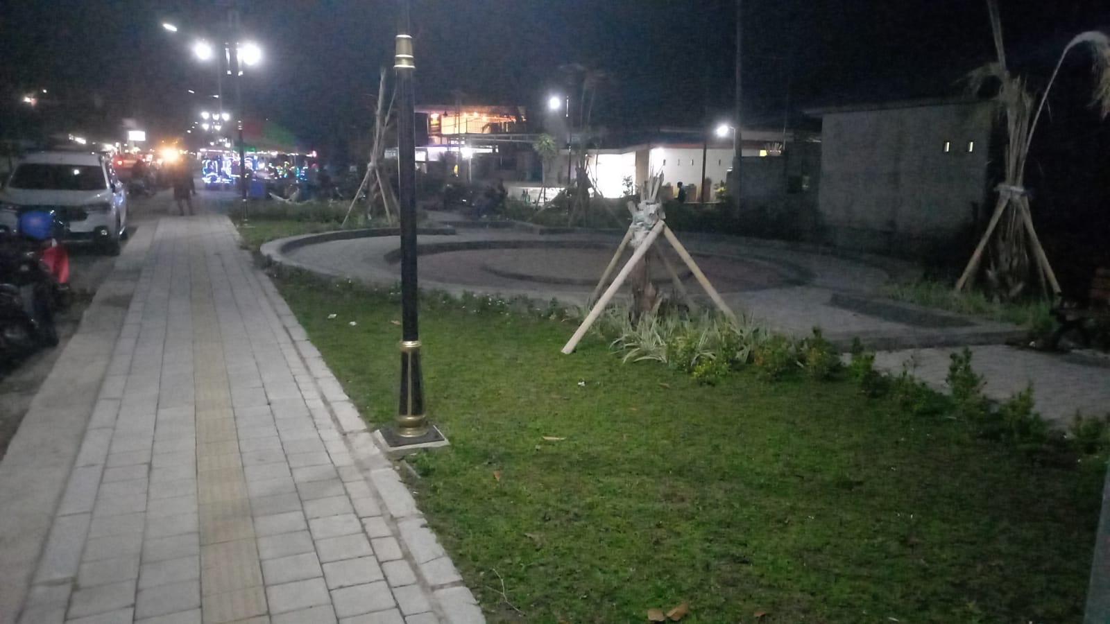 Pengunjung Taman Kalimadu: Kurang Tempat Sampah! - Newsnesia.id