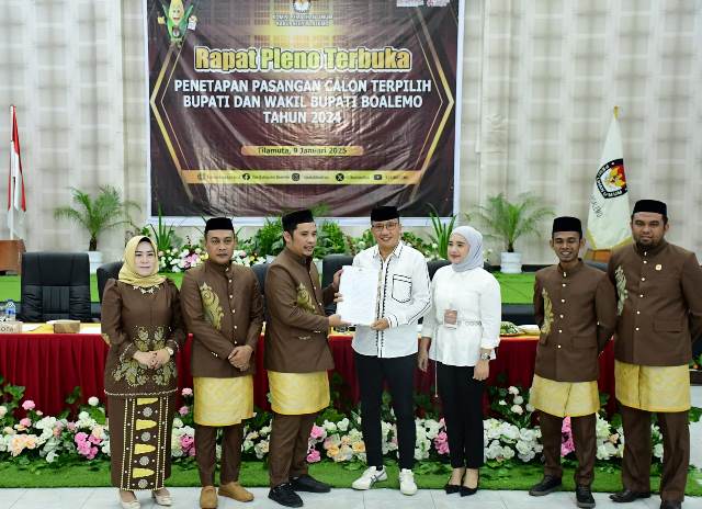 KPU Tetapkan Rum Pagau-Lahmuddin Hambali Sebagai Bupati dan Wakil ...