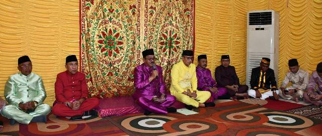 Bupati Rum Pagau Minta ke Tokoh Adat, Tegur Kami Bila Keliru!