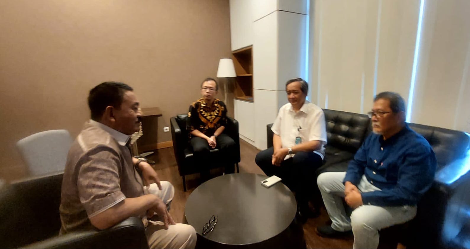 Hebat, Bupati Rum Pagau Datangkan Dokter Ahli Bedah Saraf. Berikut ...