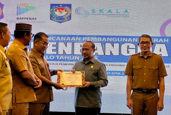 Pemkab Boalemo Sabet Dua Penghargaan Terbaik pada Musrembang Provinsi